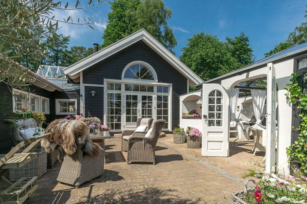 Cozy Cottage In Denmark Is A Country Lovers Dream – Adorable ...
