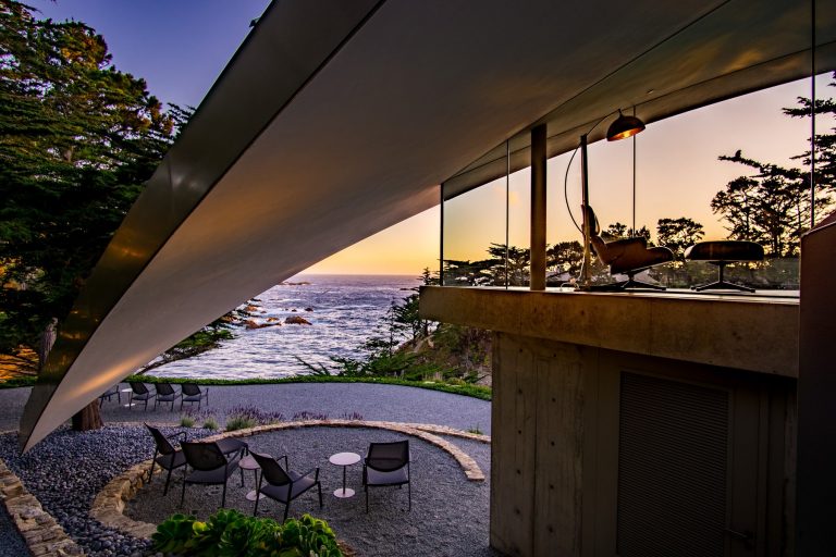 Art Becomes Life In This Incredible Oceanfront House – Adorable ...