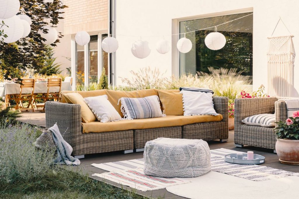 Tips To Create The Ultimate Boho-Chic Outdoor Oasis – Adorable ...
