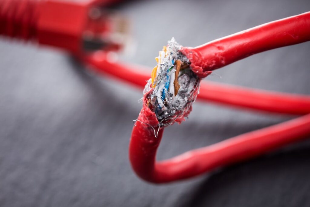 Electrician 101: 7 Signs Your Home's Electrical Wiring May Be Faulty ...
